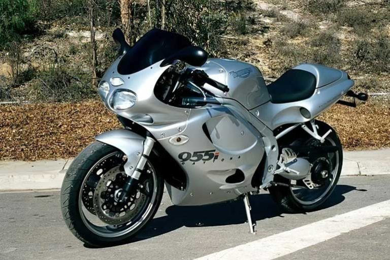 Top 15 Motorcycles for Women in 2021 - Cars Fellow