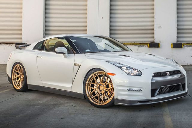 Bronze Rims On White Car – Do They Look Good? (Pictures) - Cars Fellow