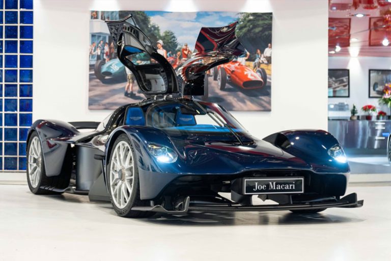 Top 10 Fastest Cars in the World 2025 - Cars Fellow